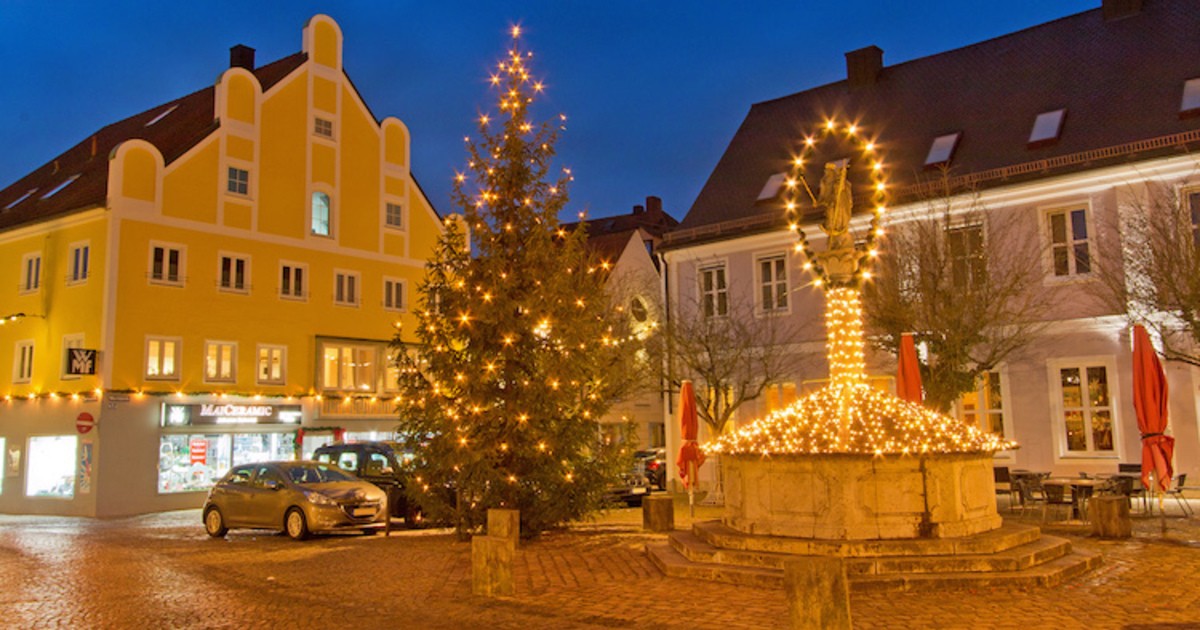 Stadt Mainburg freut sich wieder über Christbaumspenden | charivari