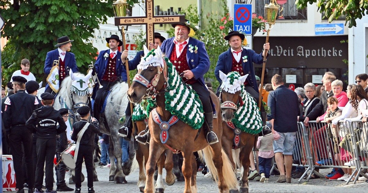 Rücktritt von Sepp Schedlbauer als Kreuzträger des Kötztinger ...