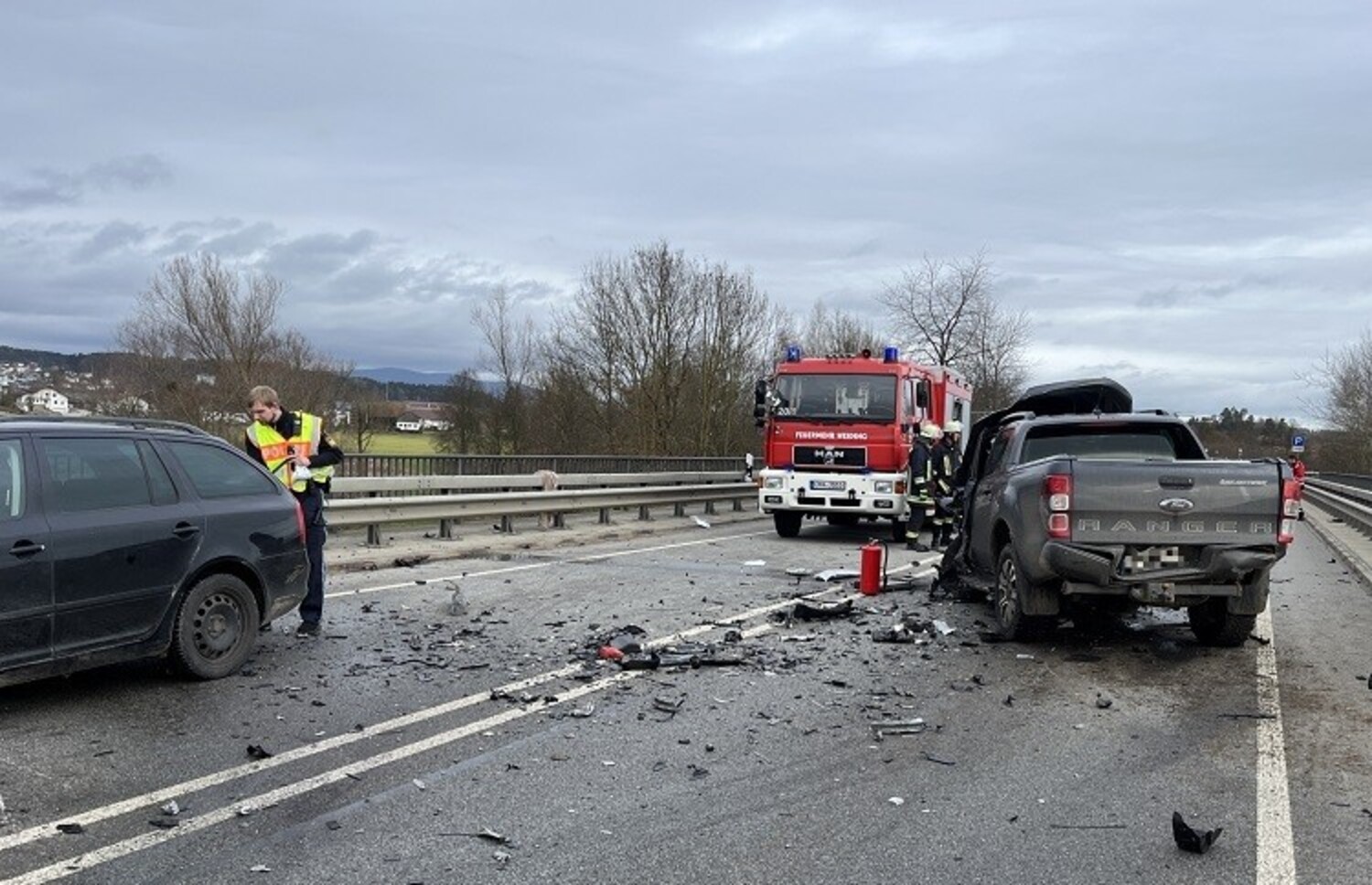Tödlicher Unfall auf der B 20 bei Cham – LKW blockiert Anfahrt der Retter | charivari
